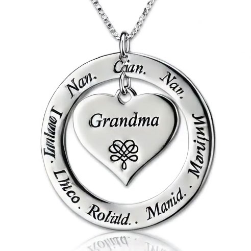 Leo Mila - Grandma Christmas Necklace